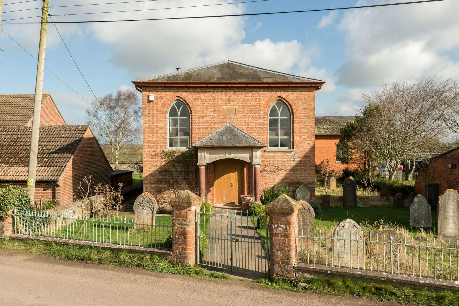 Photo 3 of 18 in A Converted 19th-Century Church in the English ...