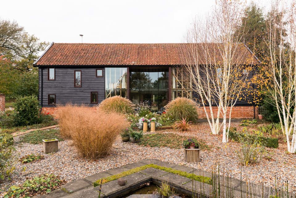 This Spectacular Suffolk Barn Conversion Hits the Market at $1.26M - Dwell