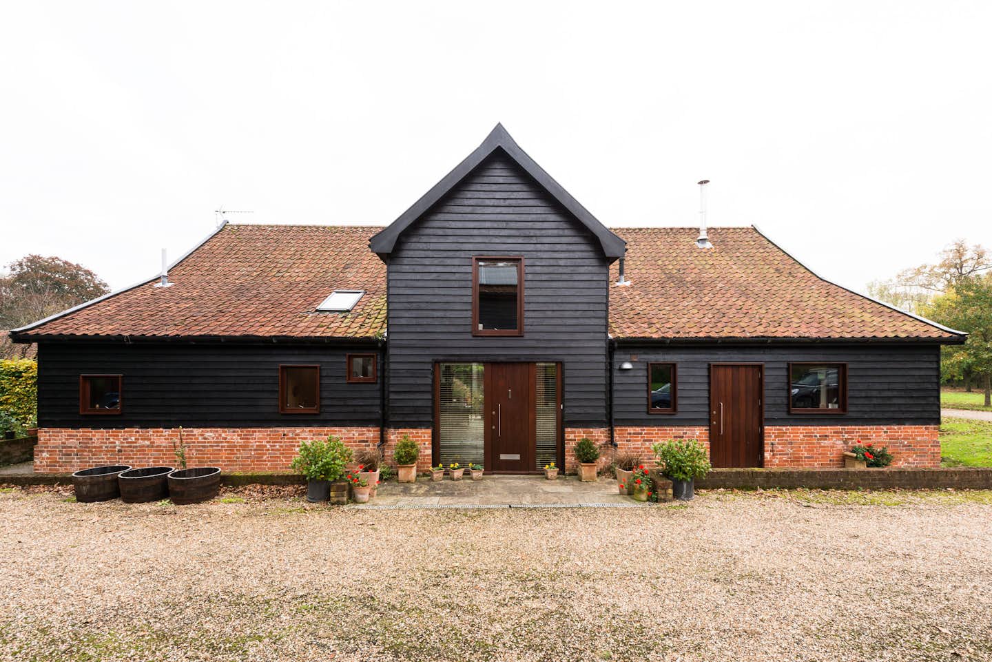 This Spectacular Suffolk Barn Conversion Hits the Market at $1.26M - Dwell