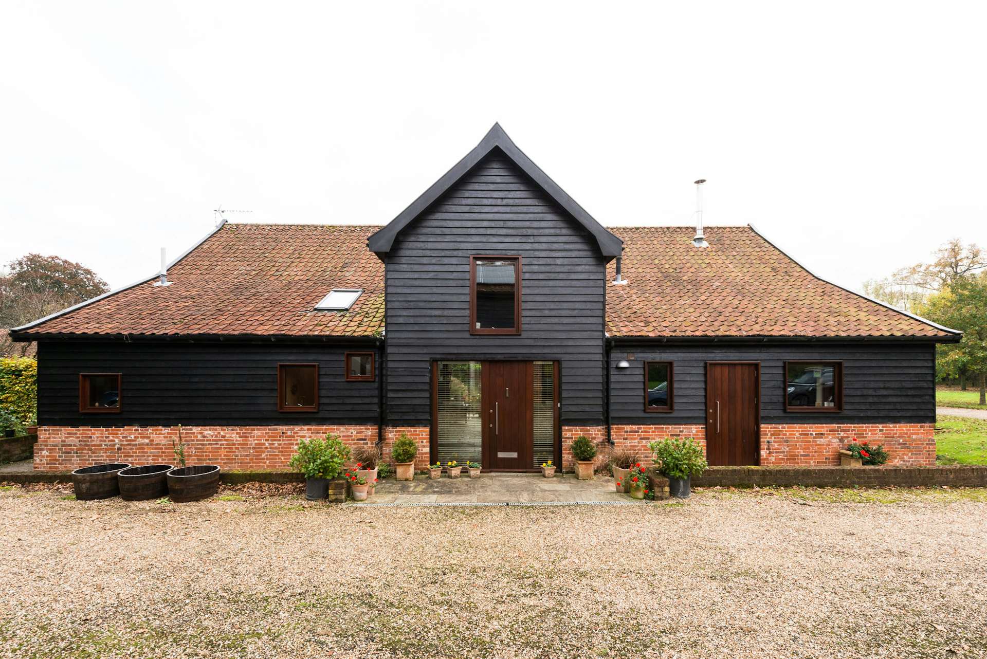 This Spectacular Suffolk Barn Conversion Hits the Market at $1.26M - Dwell