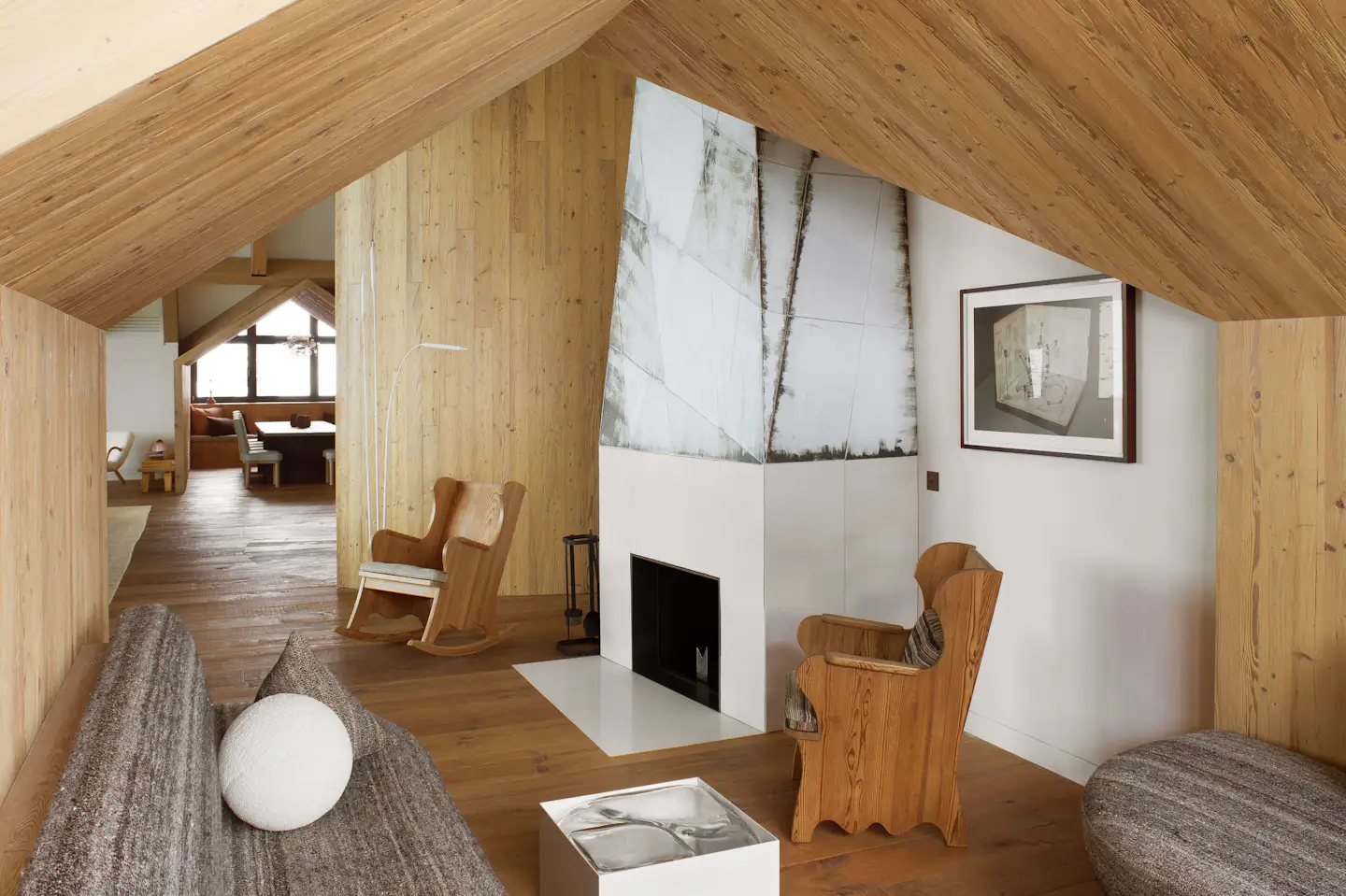Photo 9 of 15 in A Gorgeous Chalet in the Swiss Alps Perfectly Blends ...
