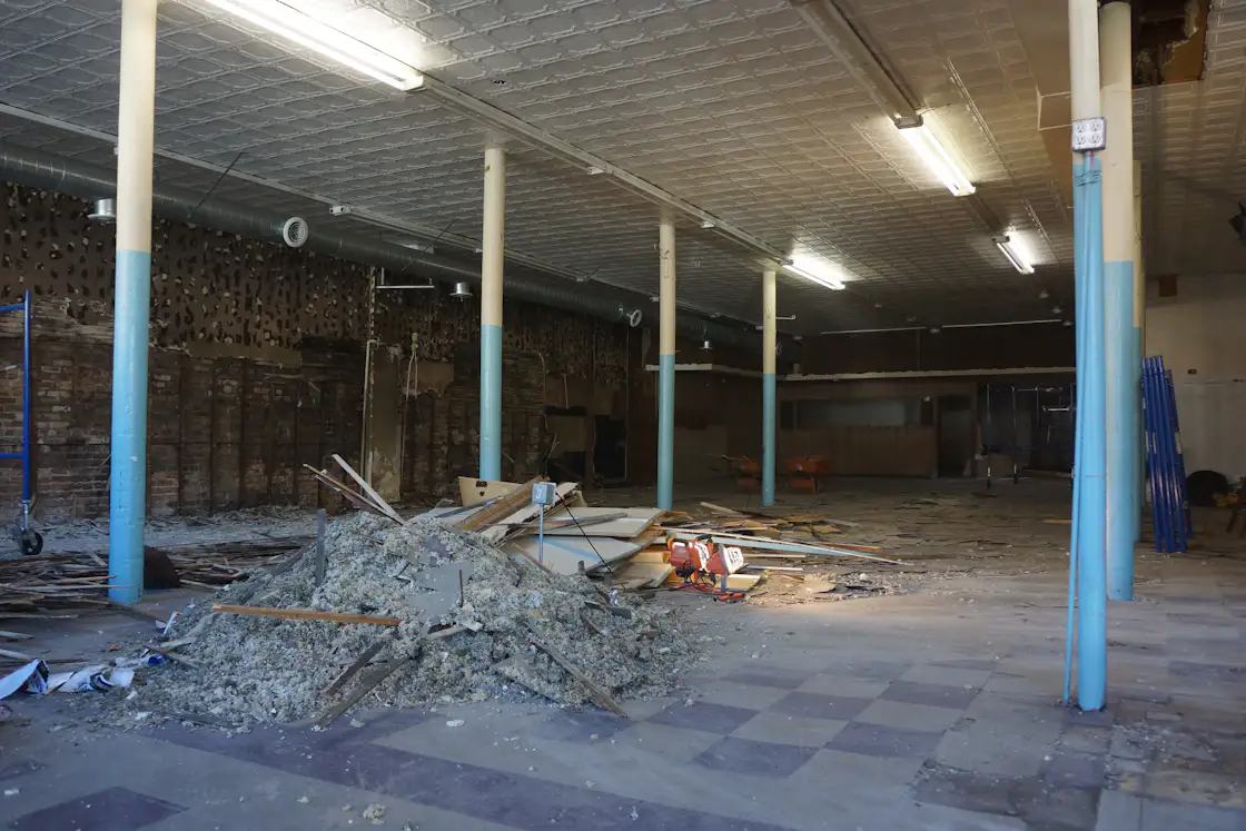 Photo 11 of 29 in Before & After: A Rundown Bodega in Chicago Is ...