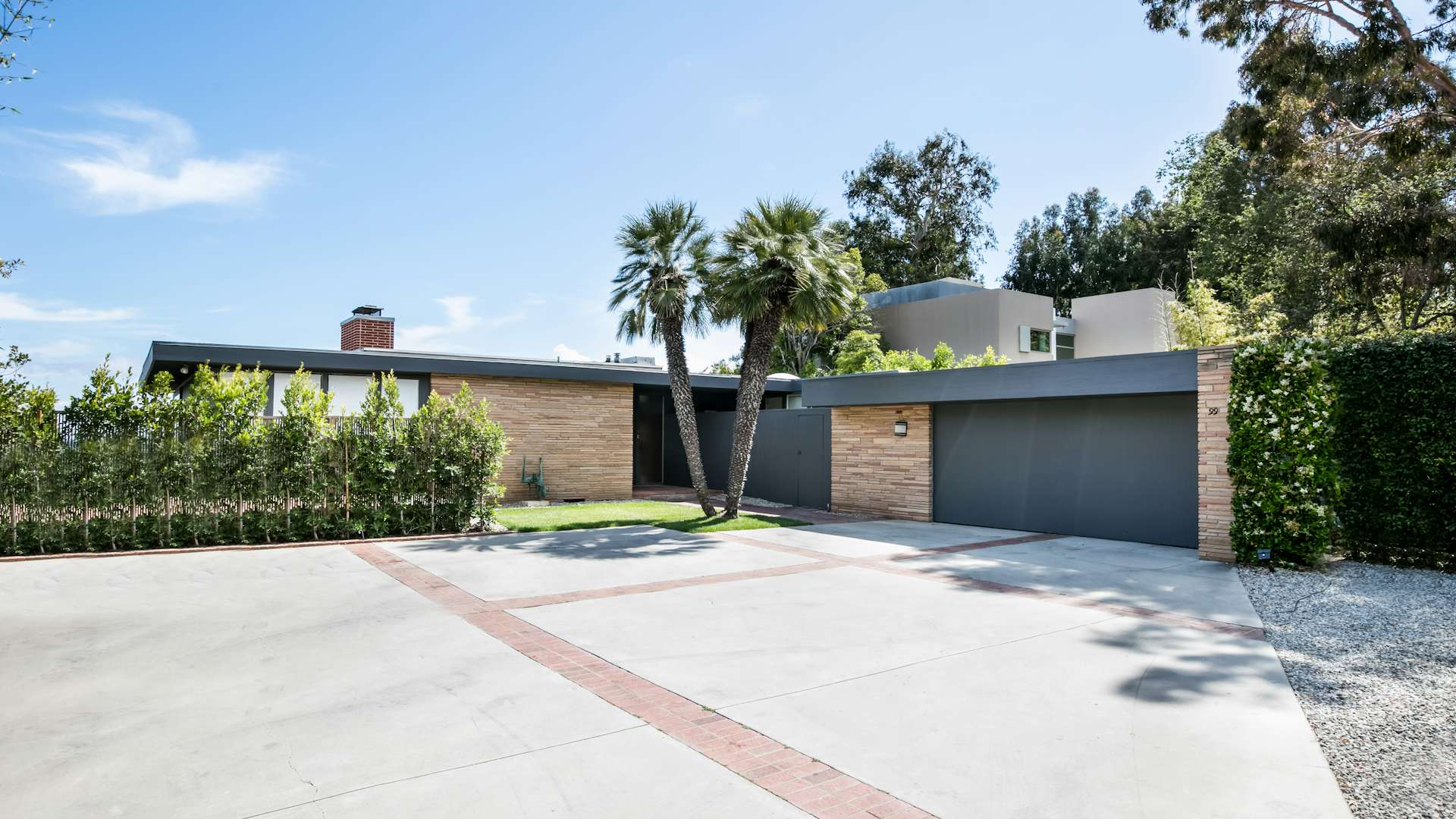 Photo 1 of 13 in Case Study House #18 in L.A. Hits the Market at $10M ...