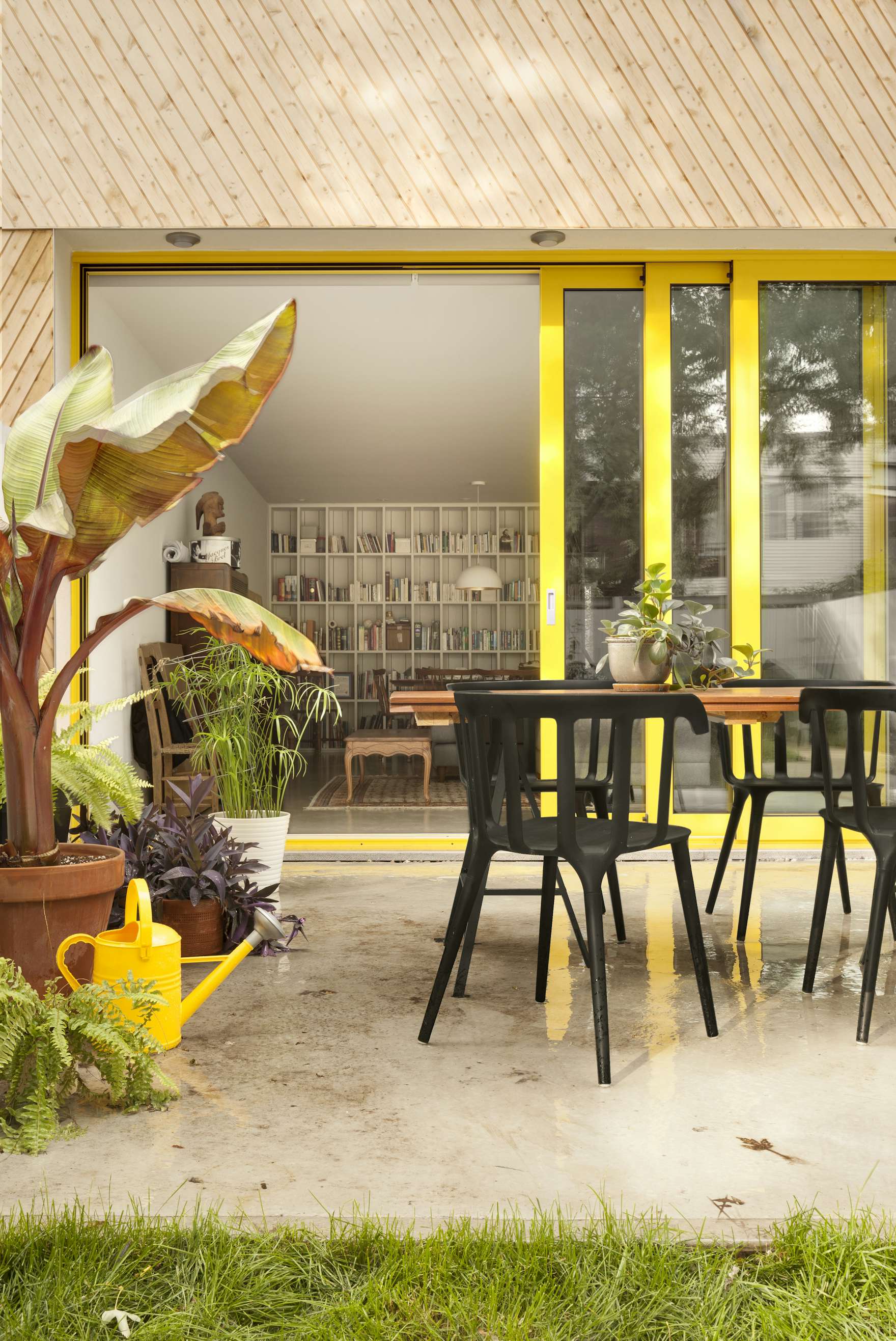 Photo 4 of 21 in Before & After: A Century-Old Row House in Montreal ...