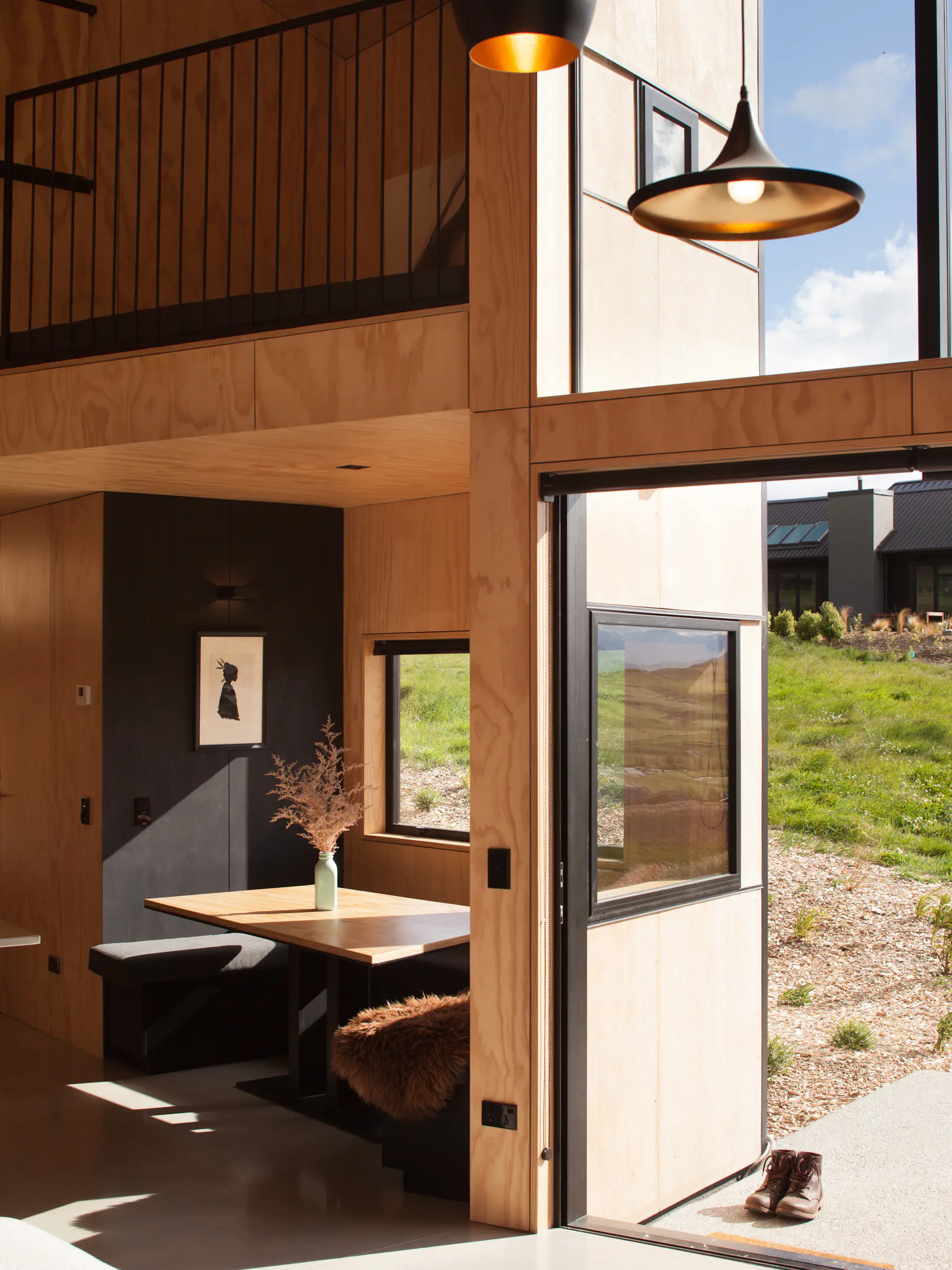 A Tiny Cabin Boasts Big Views of the New Zealand Countryside - Dwell