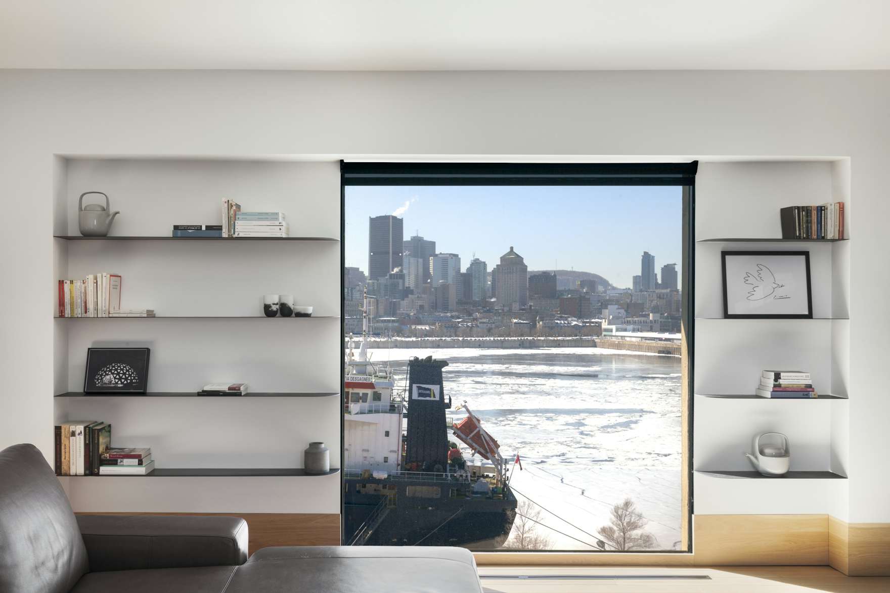 Photo 2 of 18 in An Iconic T-Shaped Apartment Receives a Modern ...