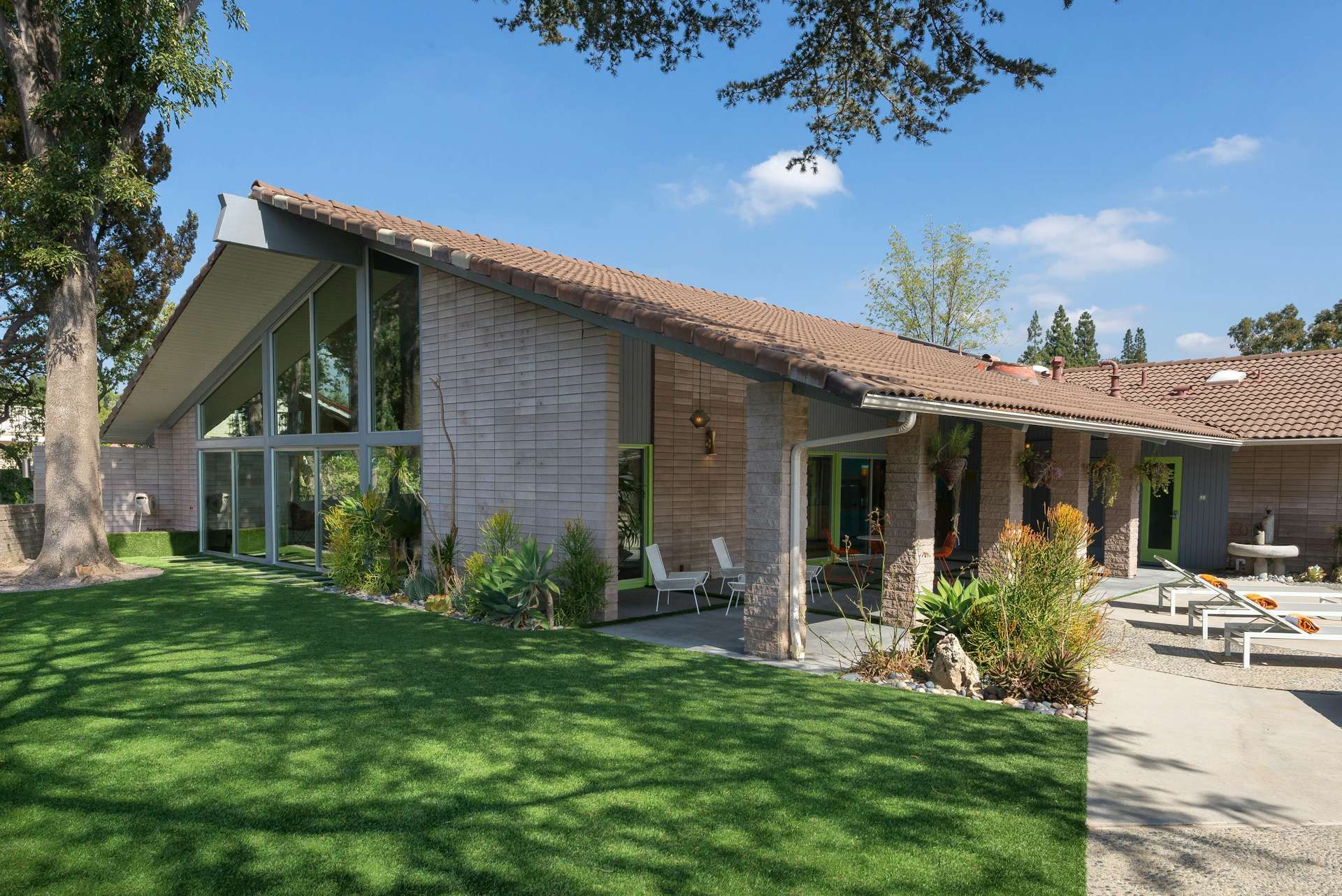 Exterior Gable Roofline Mid Century Design Photos and Ideas - Dwell