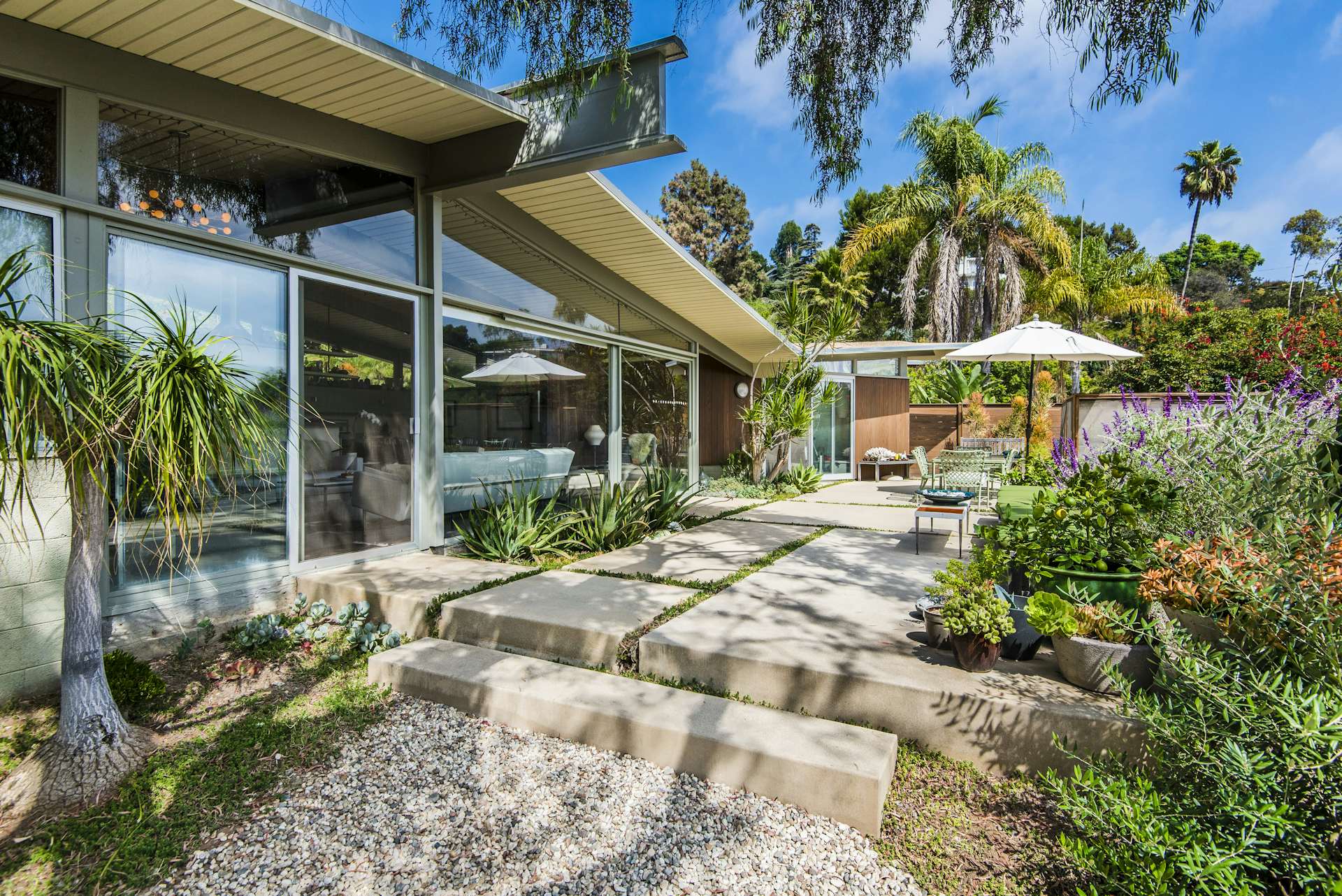 Photo 7 of 10 in The Gross House by A. Quincy Jones Hits the Market For ...