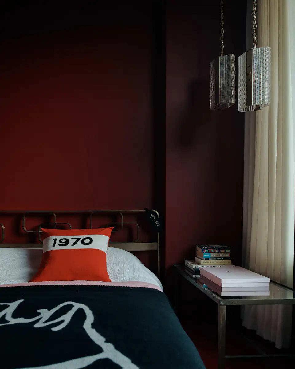 A Bella Freud-Designed London Apartment With a Glamorous '70s Vibe ...