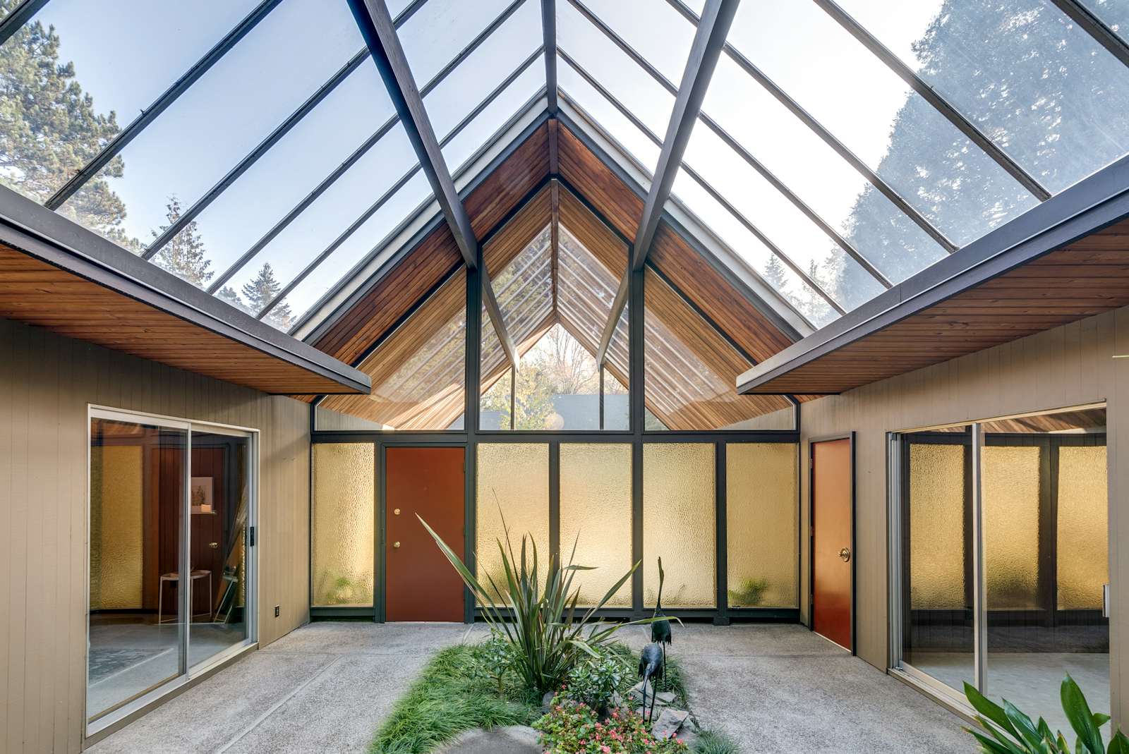 A Midcentury Rummer Home Near Portland Hits the Market for $699K - Dwell