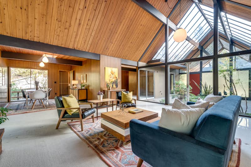A Midcentury Rummer Home Near Portland Hits the Market for $699K - Dwell