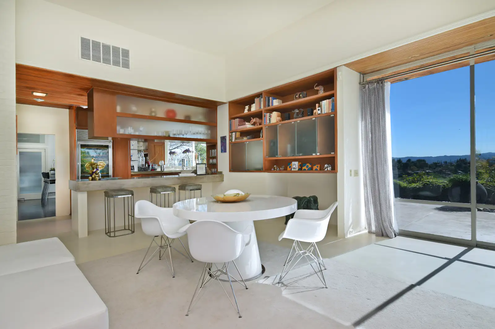 For Sale: Byrdview by William Pereira, Frank Sinatra's Midcentury Home ...