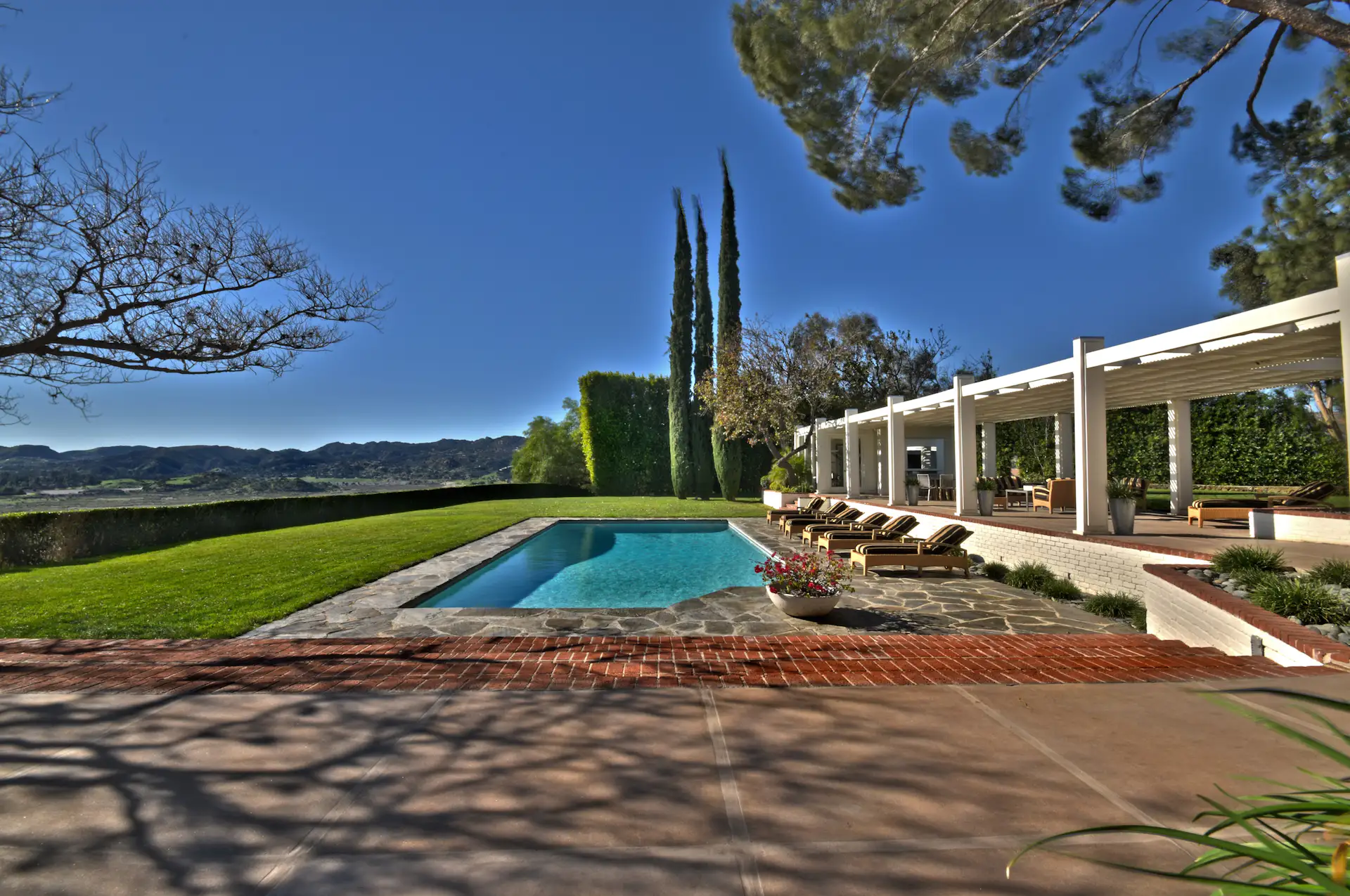 For Sale: Byrdview by William Pereira, Frank Sinatra's Midcentury Home ...