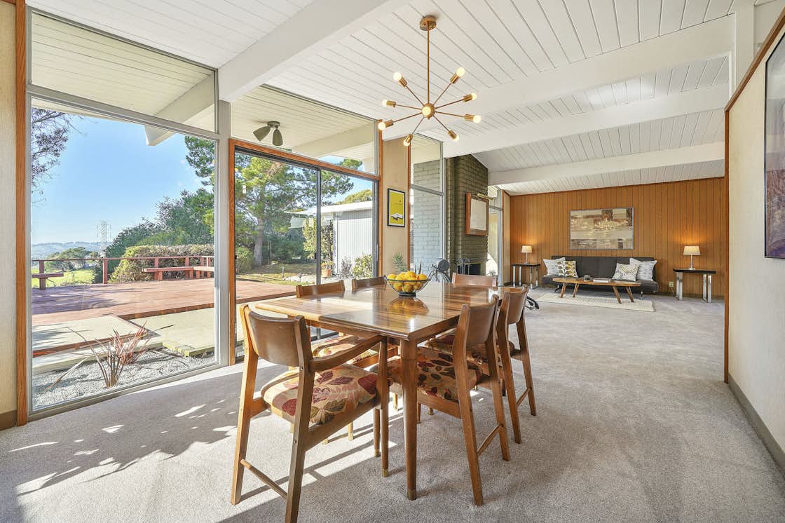 Photo 8 of 18 in A Tastefully Expanded Eichler in the Bay Area Asks $1 ...
