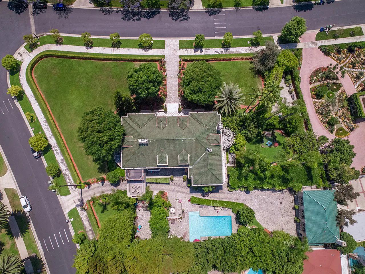 Muhammad Ali’s Hancock Park Mansion Hits the Market For $17M - Dwell