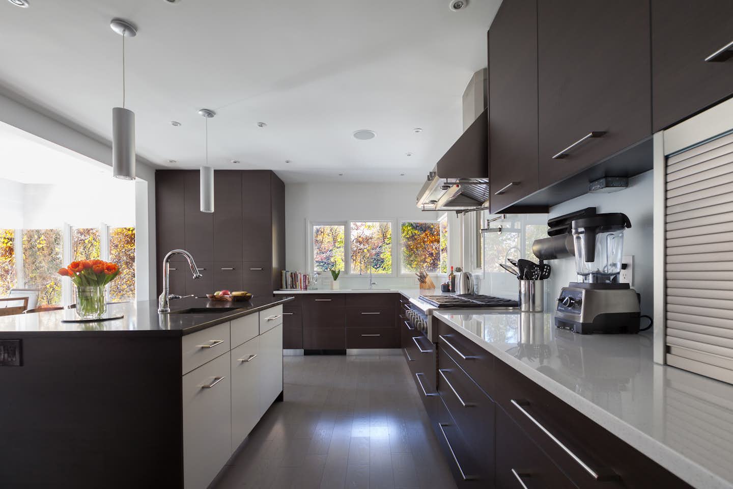 Photo 5 of 13 in An Updated Usonian Home Designed by a Frank Lloyd ...