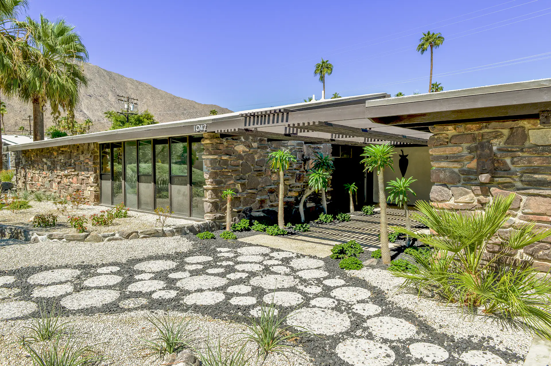 What Are Alexander Homes, and Why Are They Still So Beloved? - Dwell
