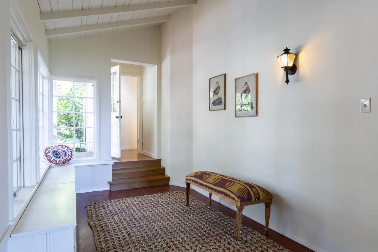 Joseph Gordon-Levitt's Vintage 1940s Ranch House Lists For $3.85M - Dwell