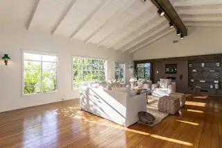 Photo 3 of 7 in Joseph Gordon-Levitt's Vintage 1940s Ranch House Lists ...