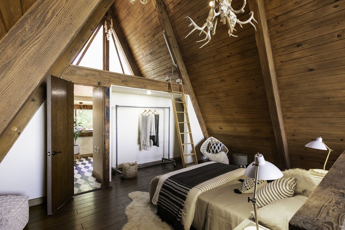 Photo 6 of 16 in This A-Frame Chalet in Los Angeles With an Ingenious ...