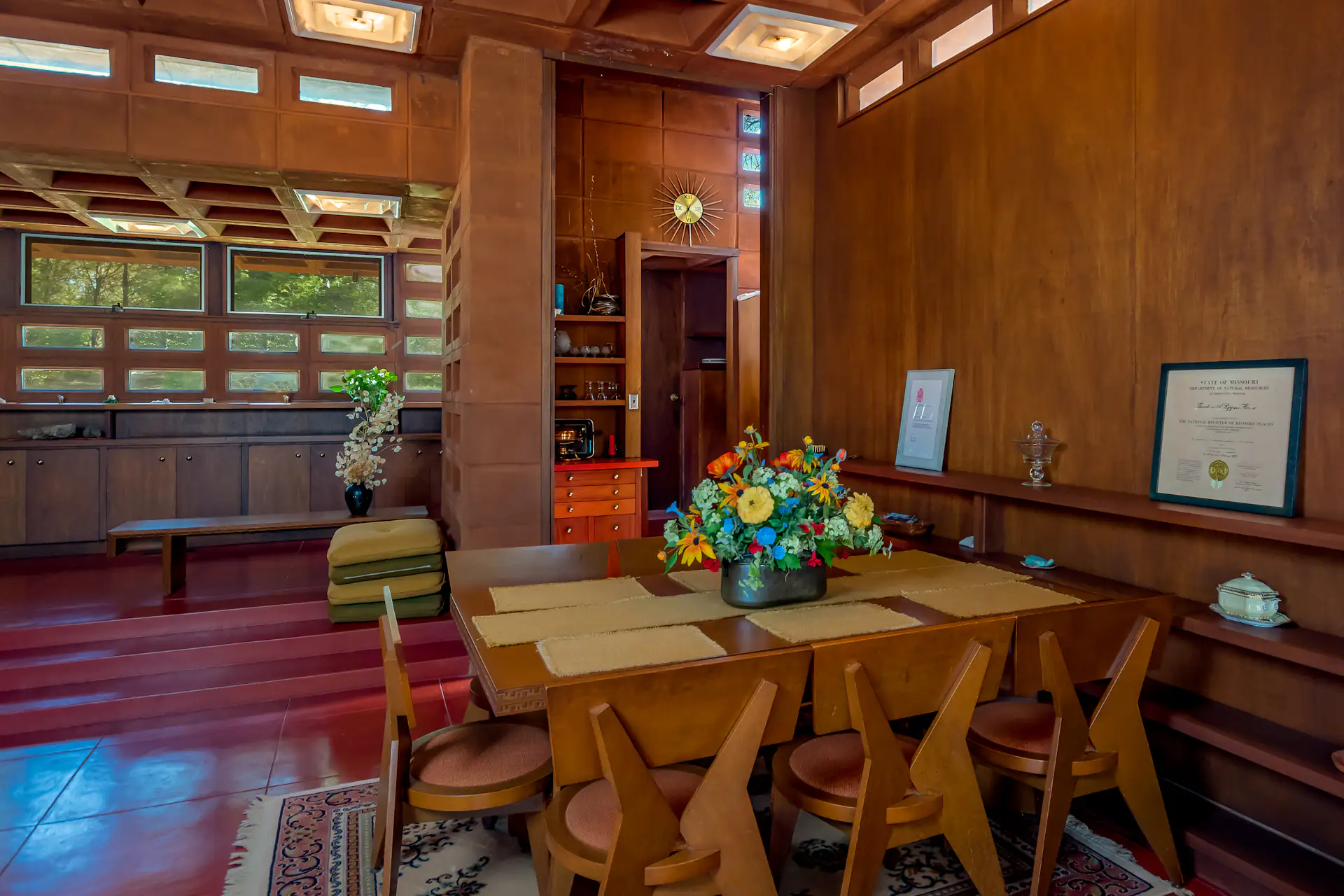 Photo 13 of 21 in Frank Lloyd Wright’s Pappas House in St. Louis Is ...