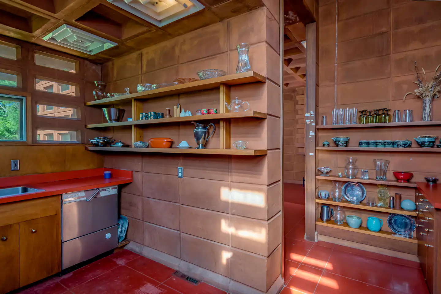 Photo 15 of 21 in Frank Lloyd Wright’s Pappas House in St. Louis Is ...