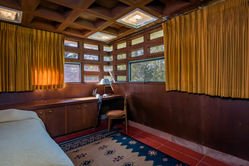 Photo 19 of 21 in Frank Lloyd Wright’s Pappas House in St. Louis Is ...