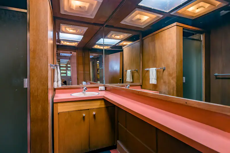 Photo 20 of 21 in Frank Lloyd Wright’s Pappas House in St. Louis Is ...