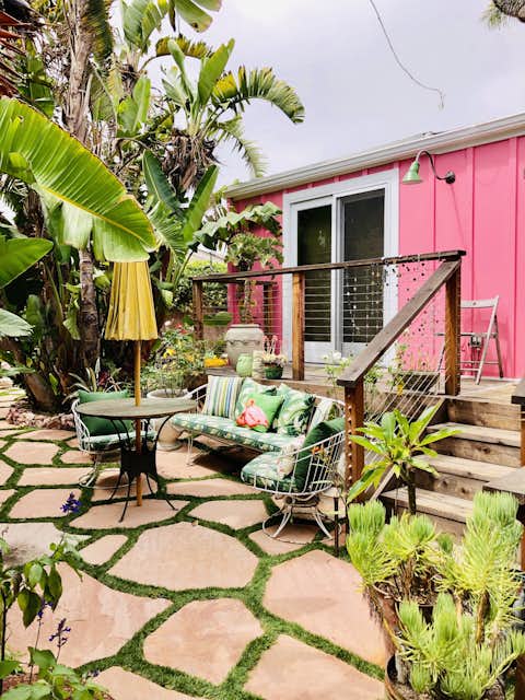 Photo 6 of 9 in Fashion Icon Betsey Johnson Lists Her Hot Pink Mobile ...