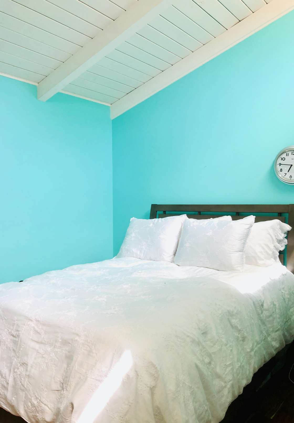 Photo 3 of 9 in Fashion Icon Betsey Johnson Lists Her Hot Pink Mobile ...