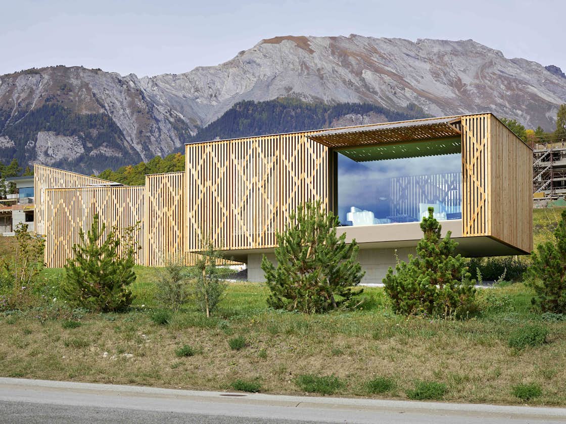 Photo 2 of 13 in A Green-Roofed Family Home Frames the Grandeur of the ...