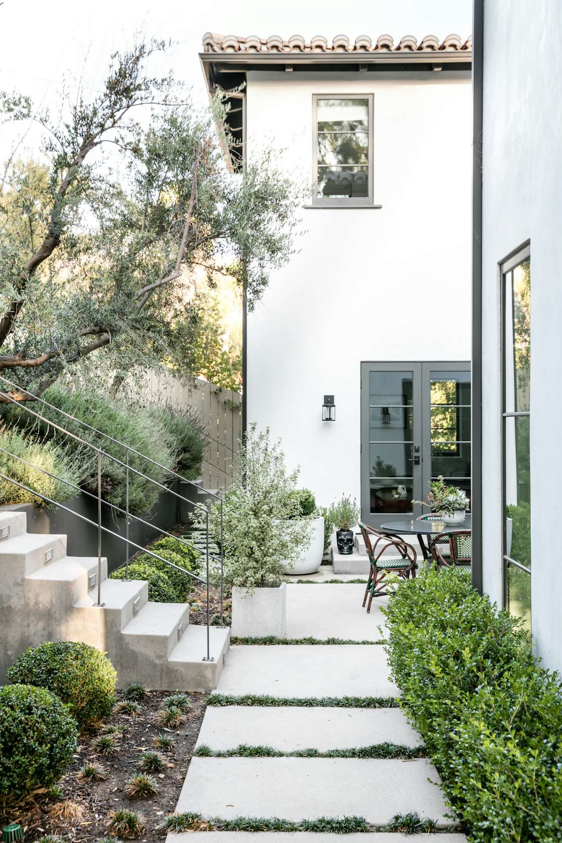 Roeg Sutherland’s Private Villa in the Hollywood Hills Asks $4.75M - Dwell