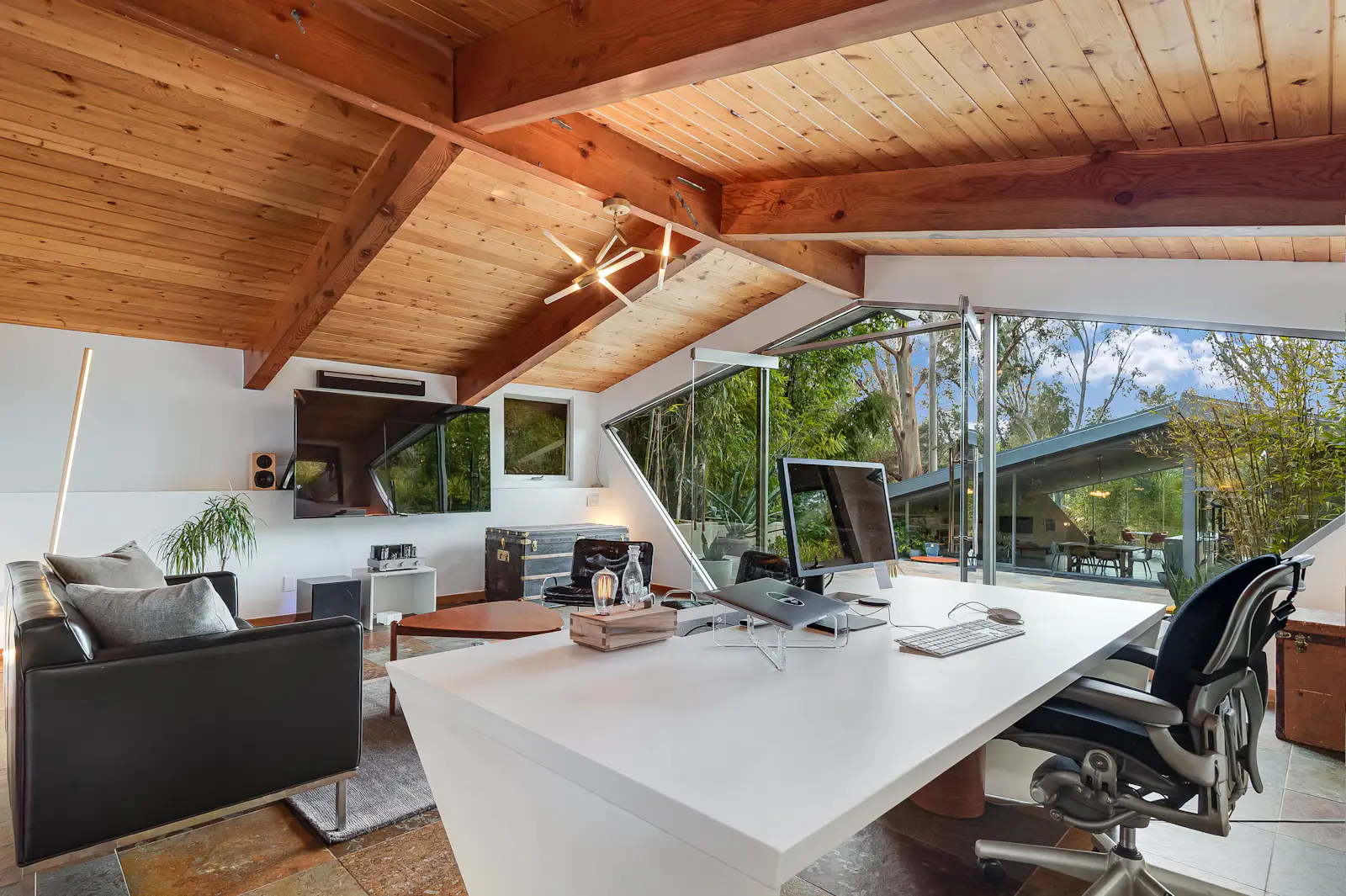 Photo 15 of 18 in Surfer-Architect Harry Gesner’s Futuristic Triangle ...