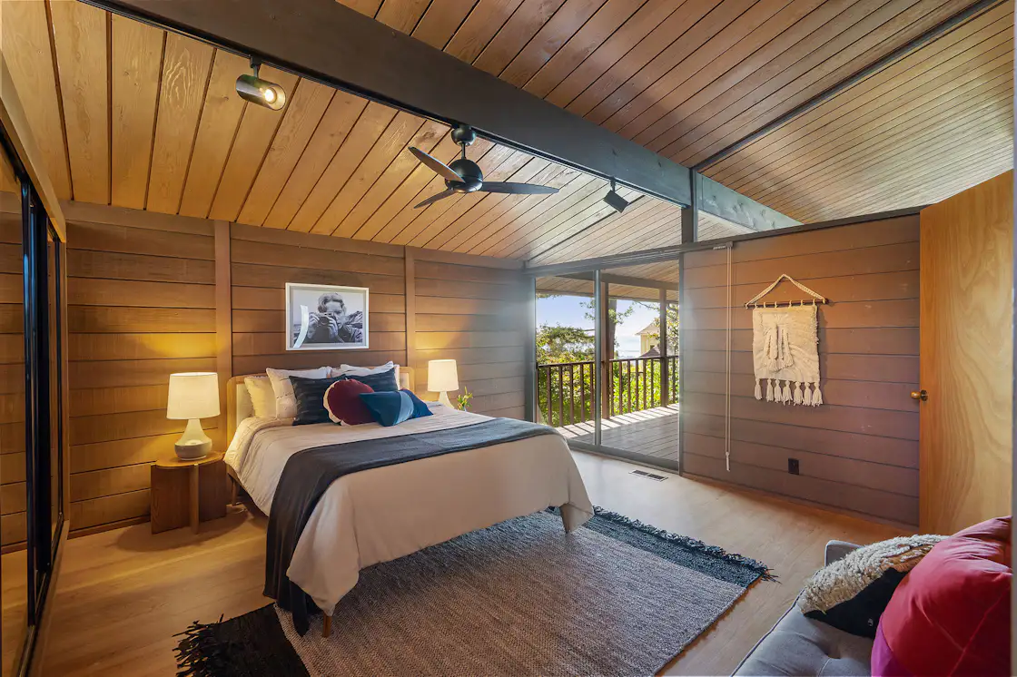 Photo 10 of 15 in A Spectacular Roger Lee Midcentury Hits the Market in ...