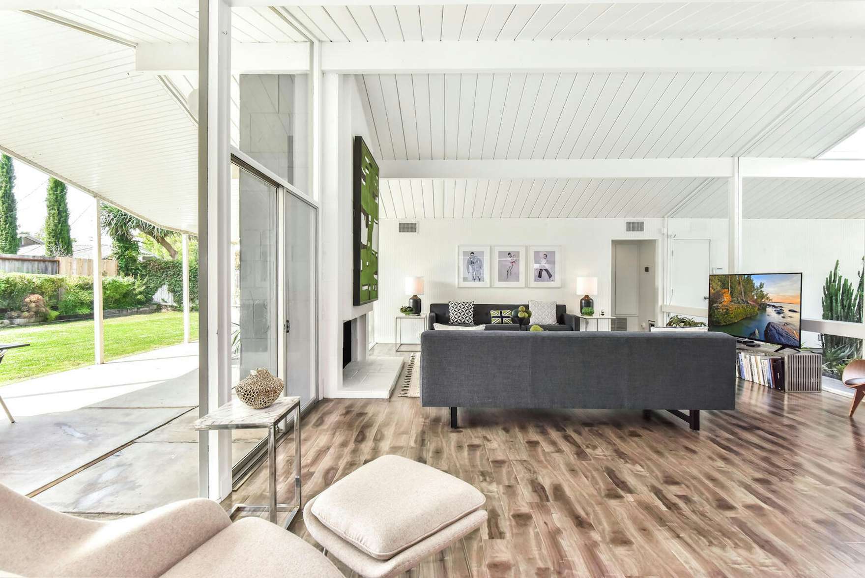 Photo 10 of 21 in An Eye-Catching Eichler Home in Southern California ...