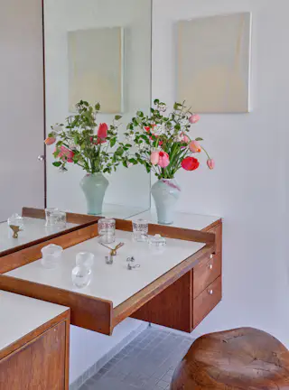 An Art Exhibition at the Gerald Luss House in New York - Dwell