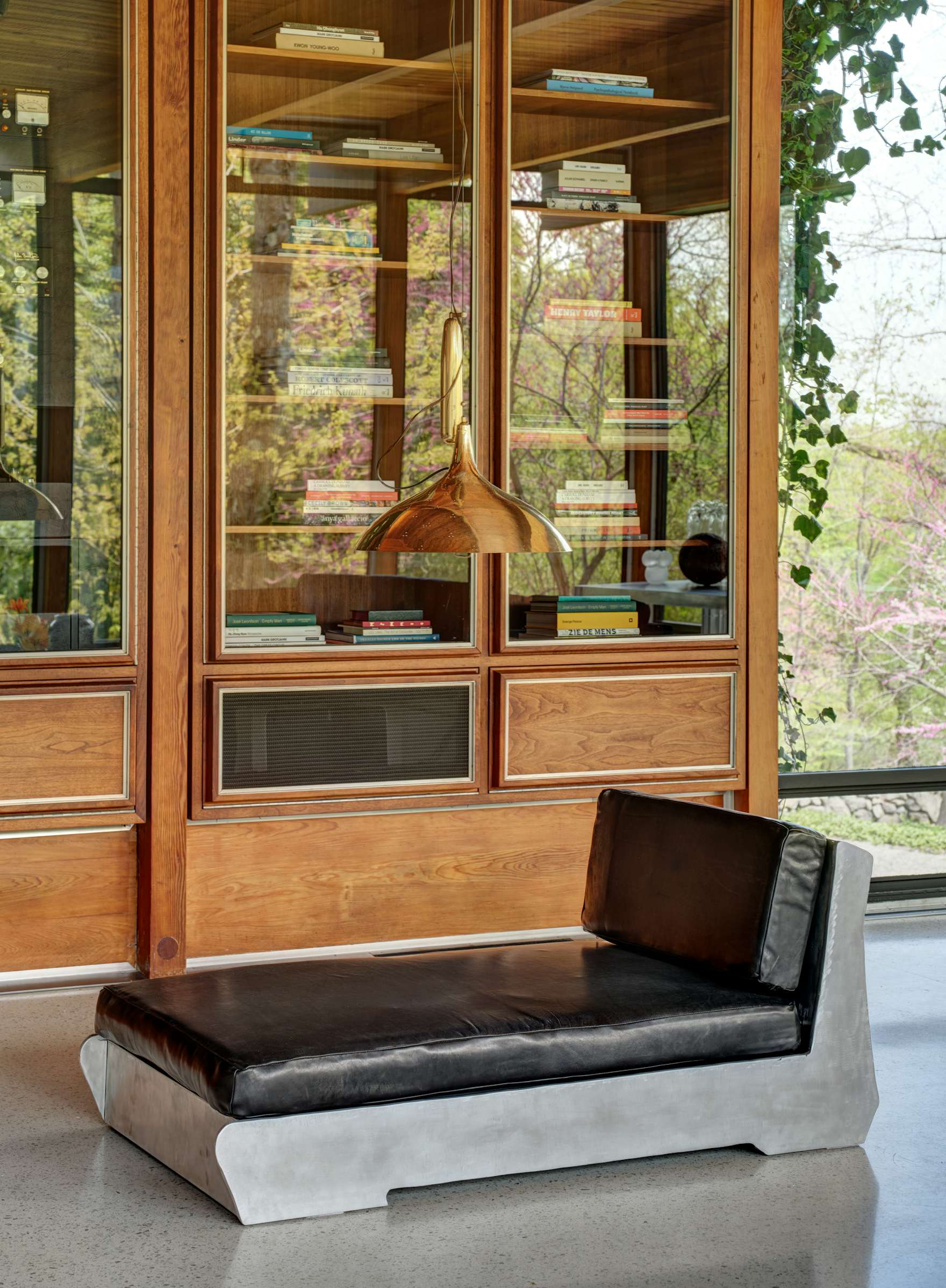 An Art Exhibition at the Gerald Luss House in New York - Dwell