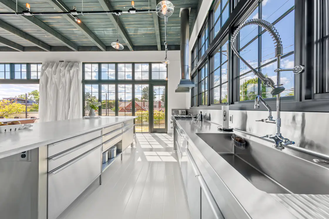 Photo 7 of 24 in A Dreamy Portland Loft With a Down-to-Earth Past Seeks ...