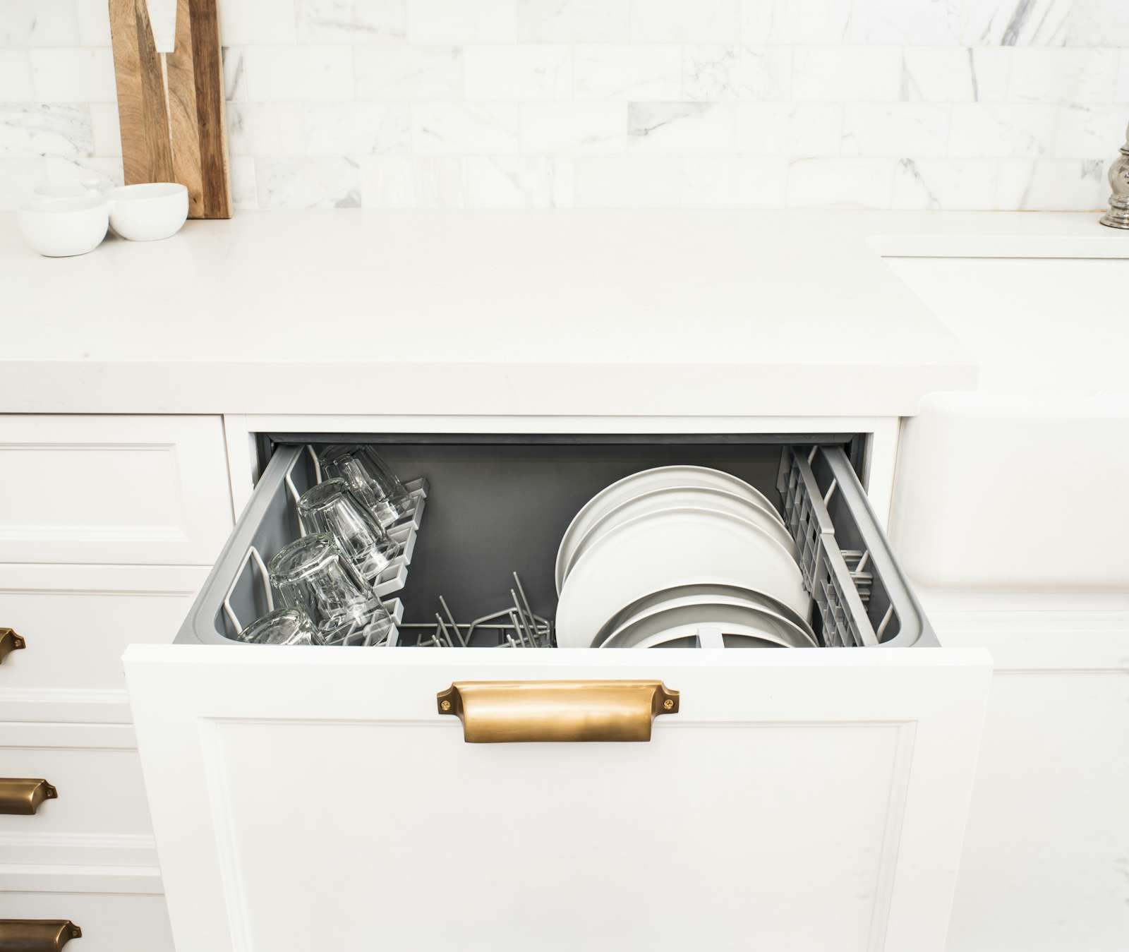 Photo 6 of 8 in An Interior Designer's Streamlined Kitchen - Dwell
