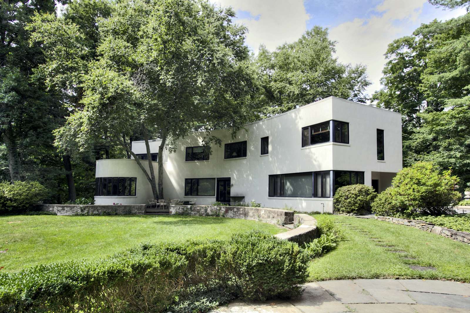 10 Bright White Cubist Homes Across the Globe - Dwell