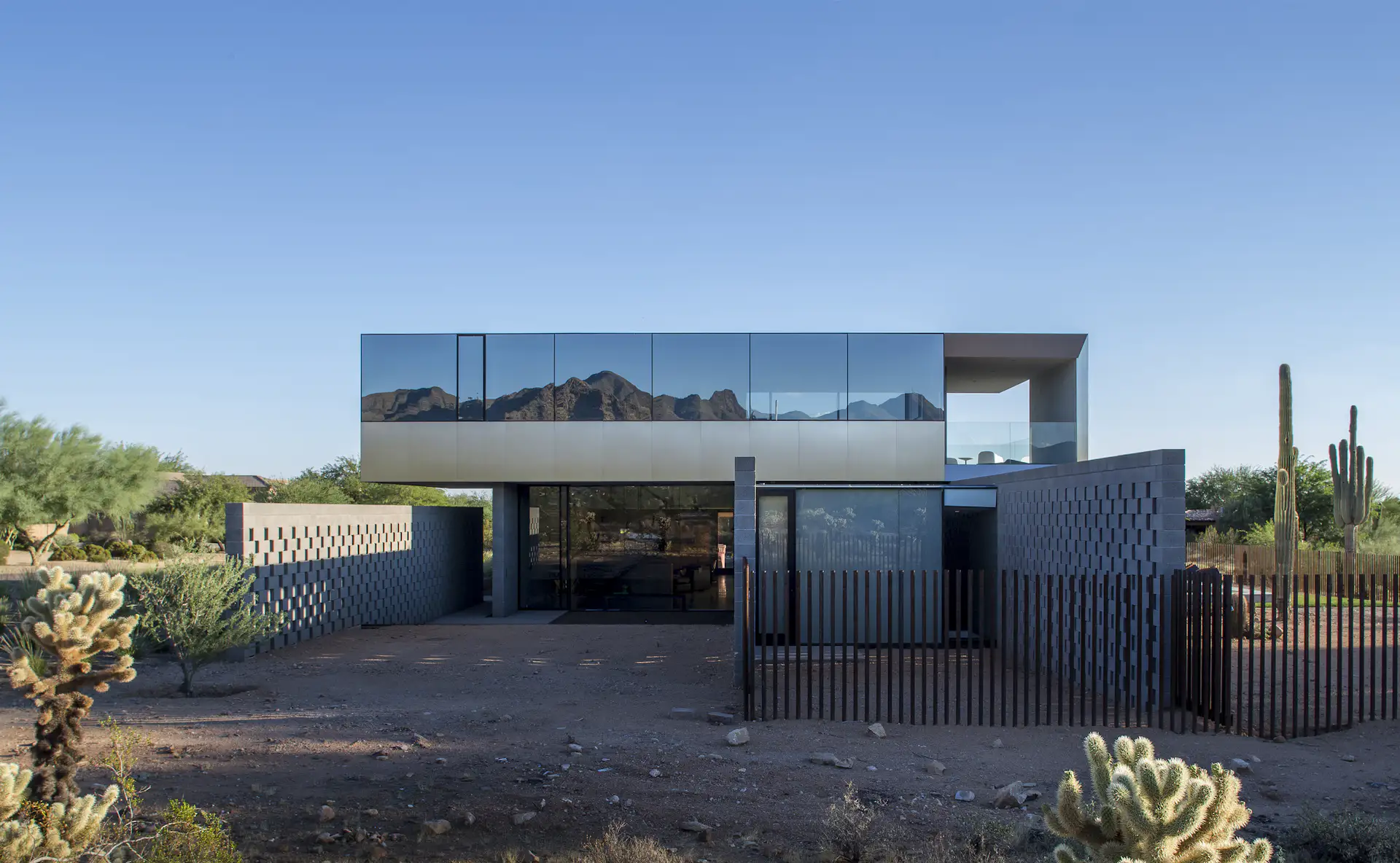 13 Mind-Boggling Buildings With Mirrored Glass Exteriors - Dwell