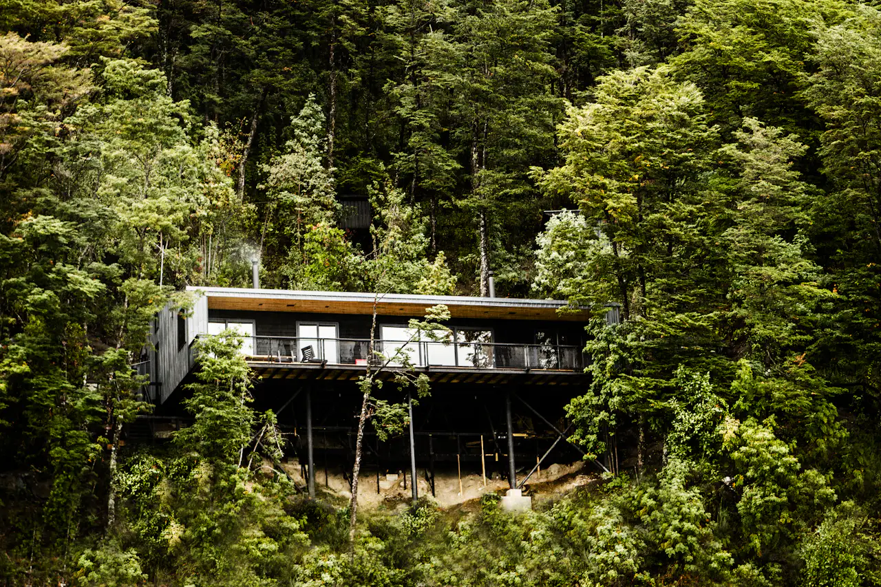 9 Stunning Examples of Homes Built on and Around Cliffs - Dwell