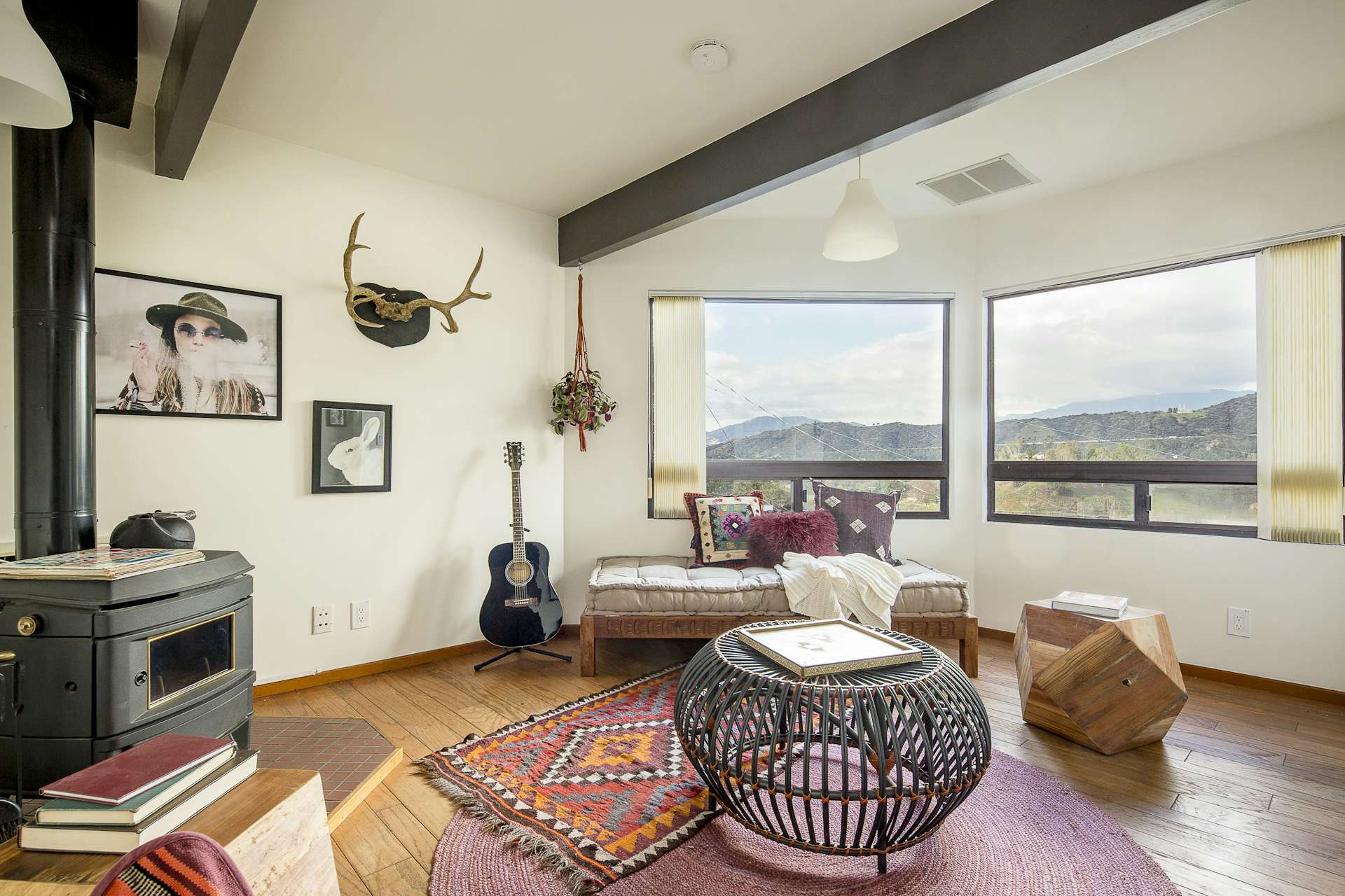 Photo 10 of 10 in A Modified A-Frame Overlooking Los Angeles Starts at ...