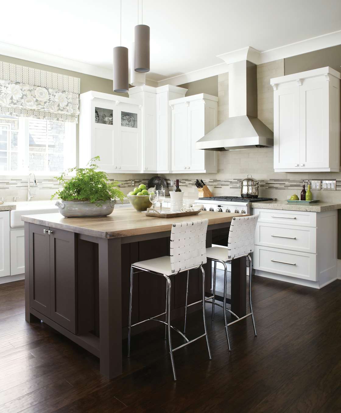 Photo 5 of 8 in How to Add a Modern Twist to Any Kitchen Style - Dwell