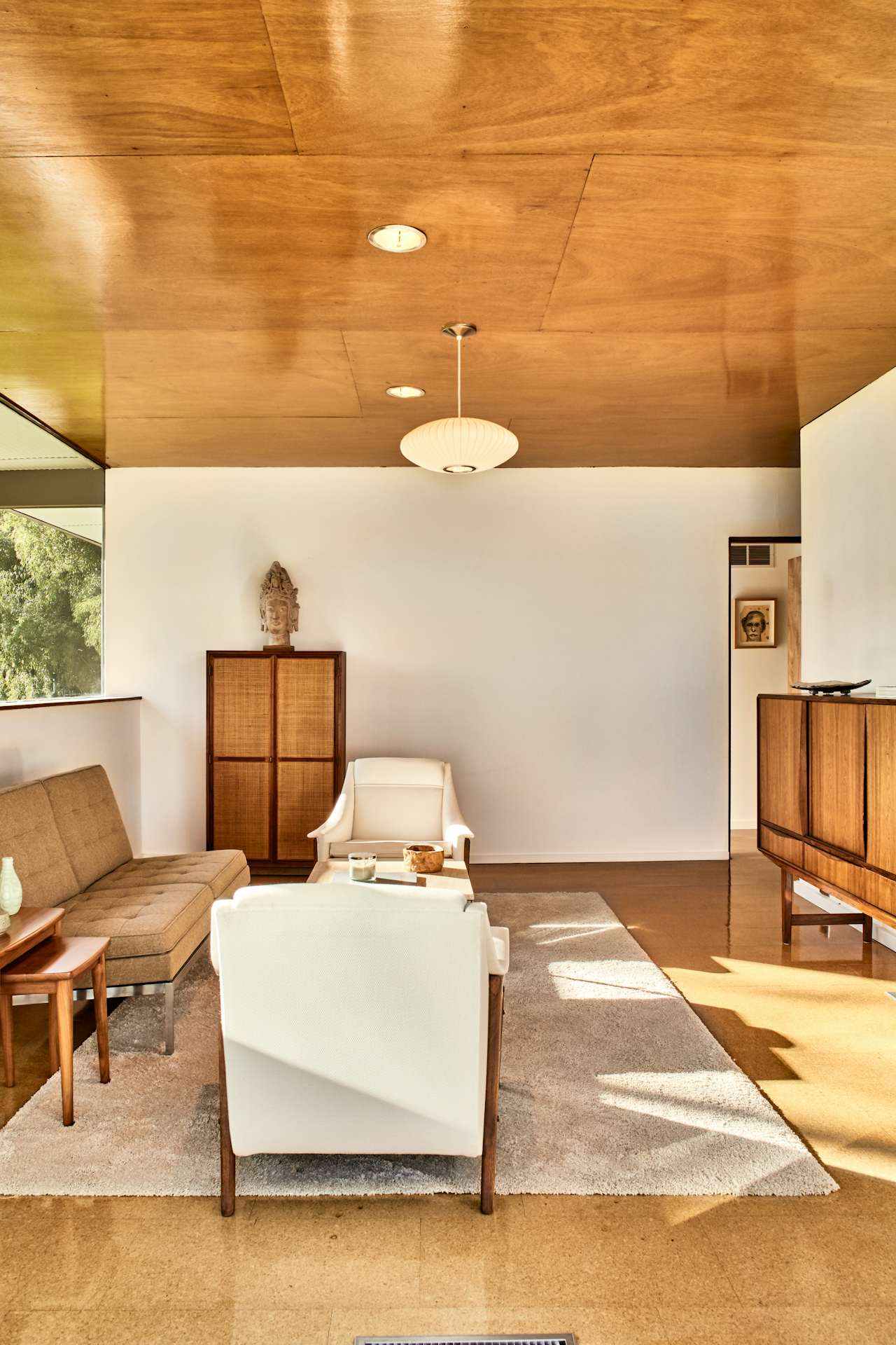 The Stunningly Restored Hassrick Residence by Richard Neutra Hits the ...
