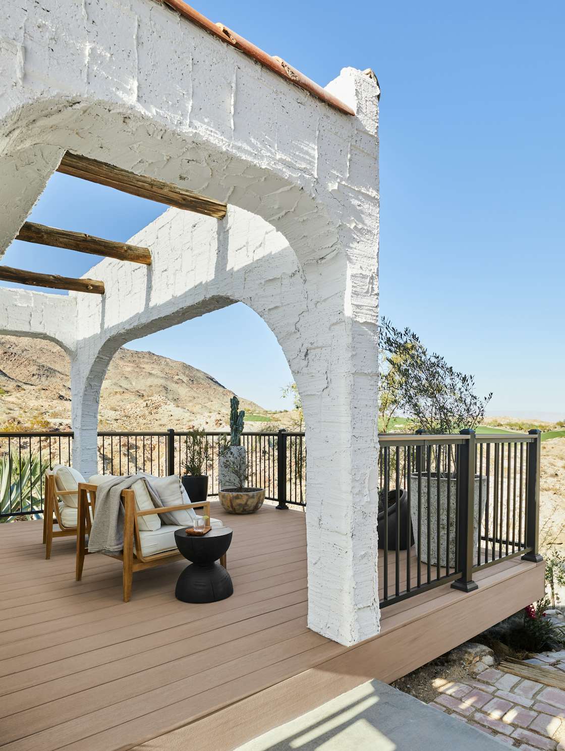 Bobby Berk’s Desert Hacienda Celebrates Outdoor Living With a High-Tech ...