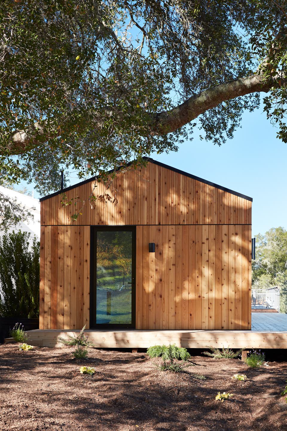 The Energy-Efficient Dwell House Embraces the Outdoors - Dwell