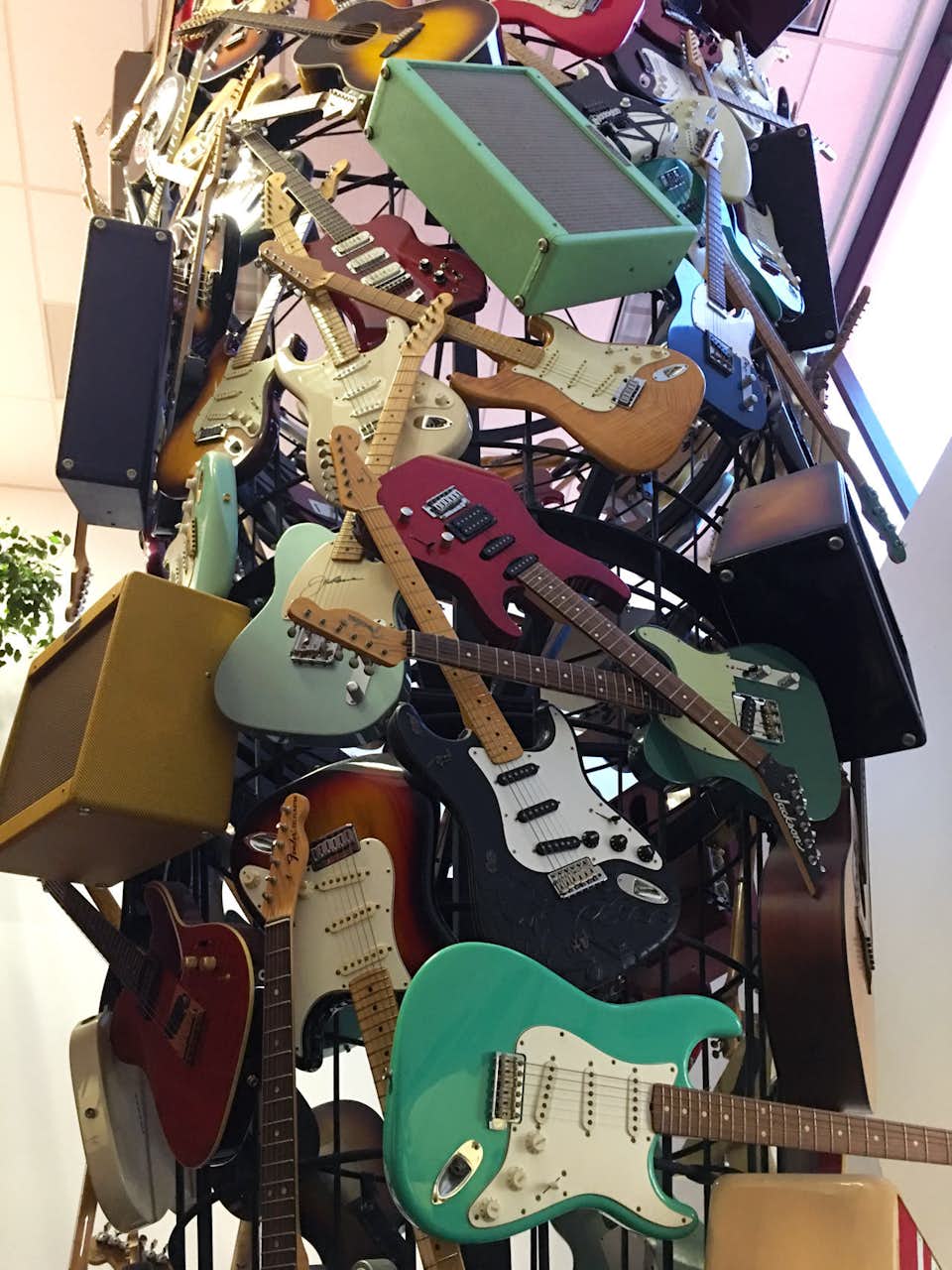 Fender's Mod Shop Lets You Build Your Own Modern Classic - Dwell