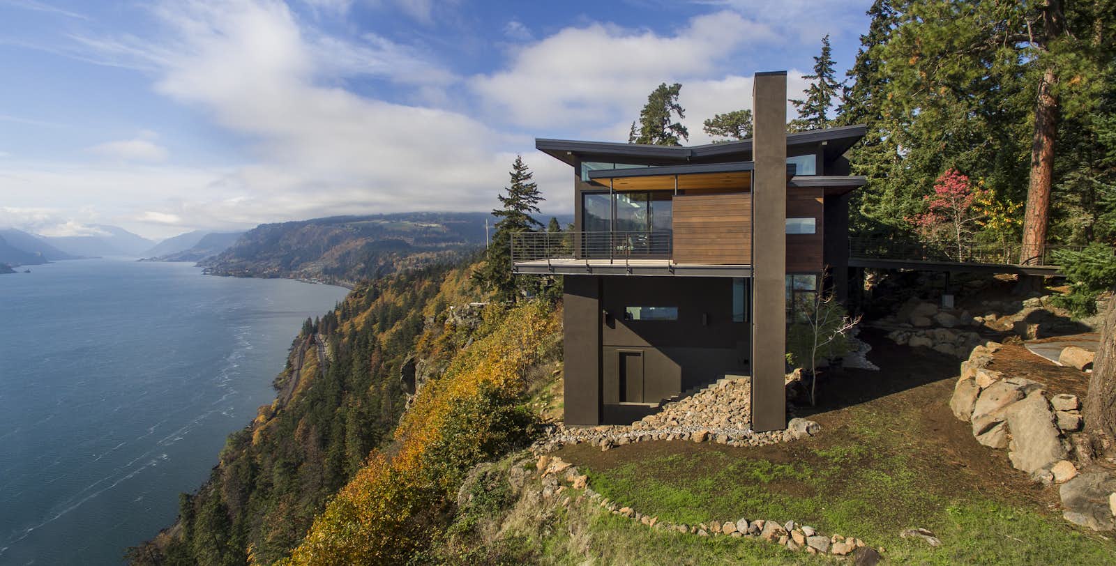 9 Stunning Examples of Homes Built on and Around Cliffs - Dwell