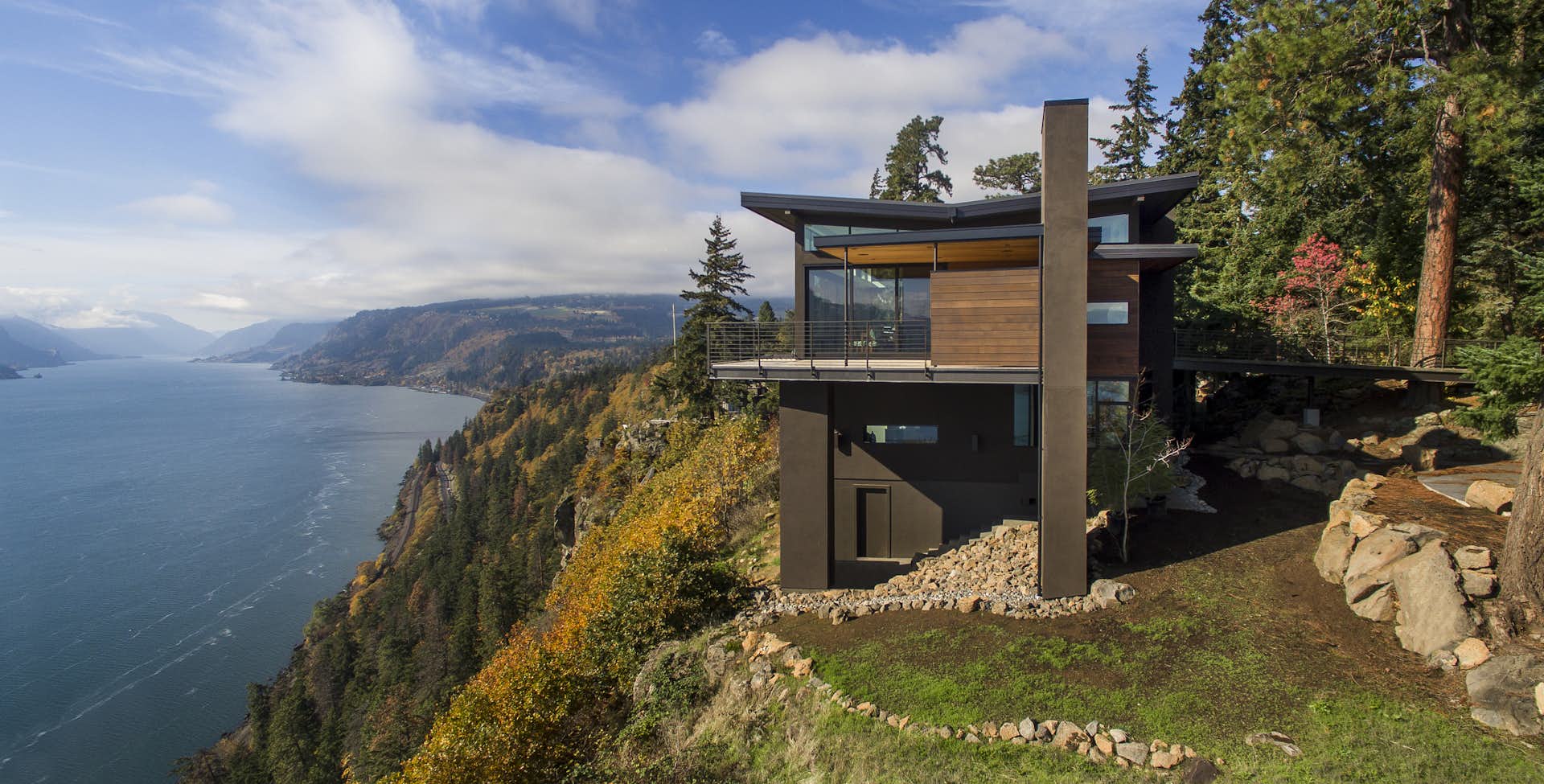 9 Stunning Examples of Homes Built on and Around Cliffs - Dwell